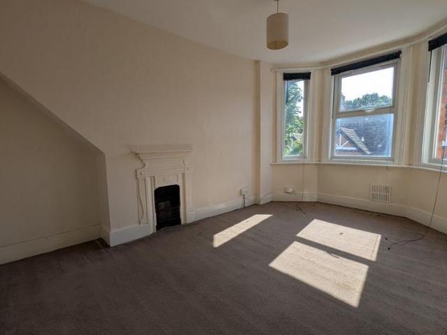 4 bedroom terraced house to rent