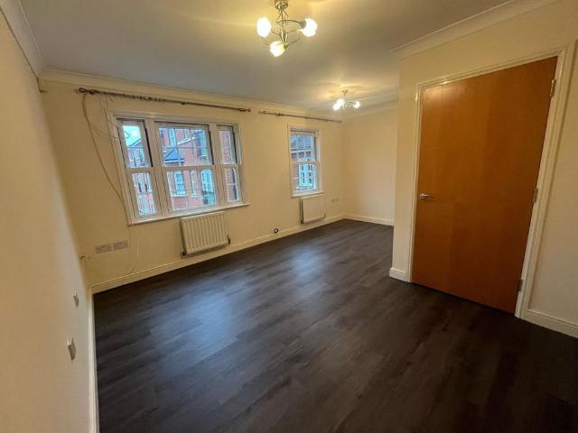 4 bedroom terraced house to rent