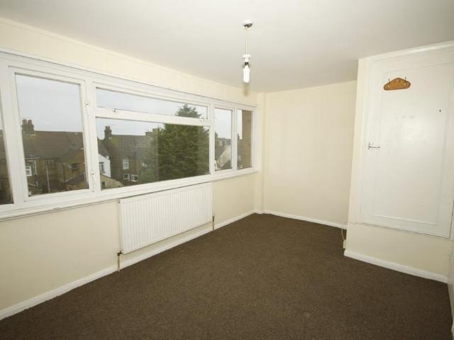 4 bedroom terraced house to rent
