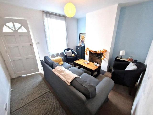 4 bedroom terraced house to rent