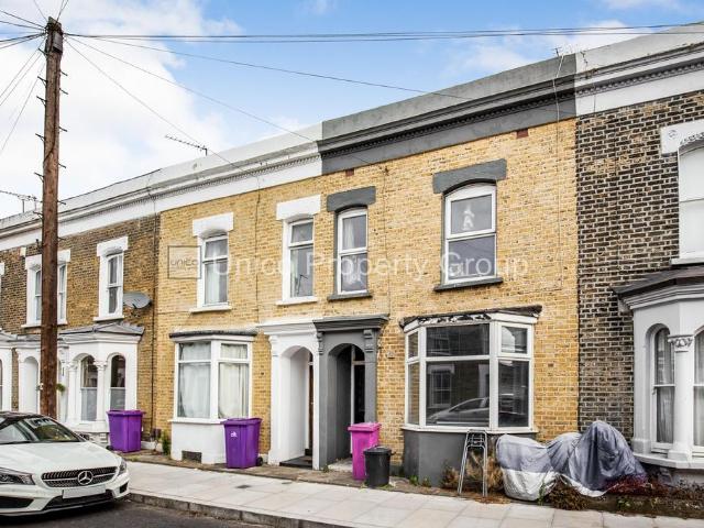 4 bedroom terraced house to rent