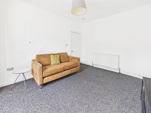 4 bedroom terraced house to rent