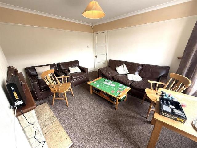 4 bedroom terraced house to rent