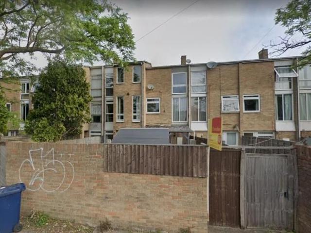 4 bedroom terraced house to rent