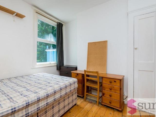 4 bedroom terraced house to rent