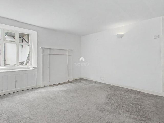 4 bedroom terraced house to rent