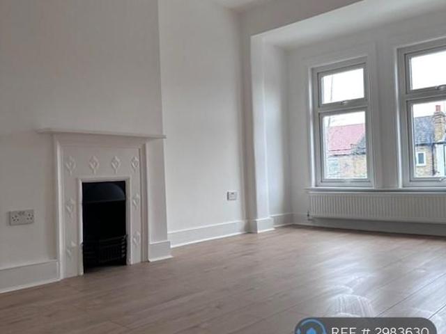 4 bedroom terraced house to rent
