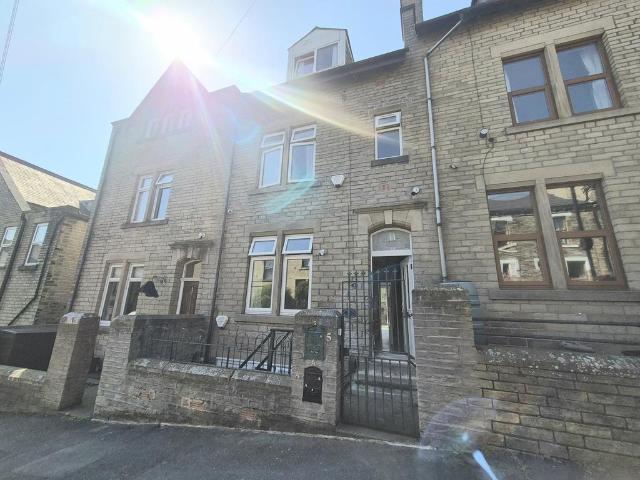 4 bedroom terraced house to rent