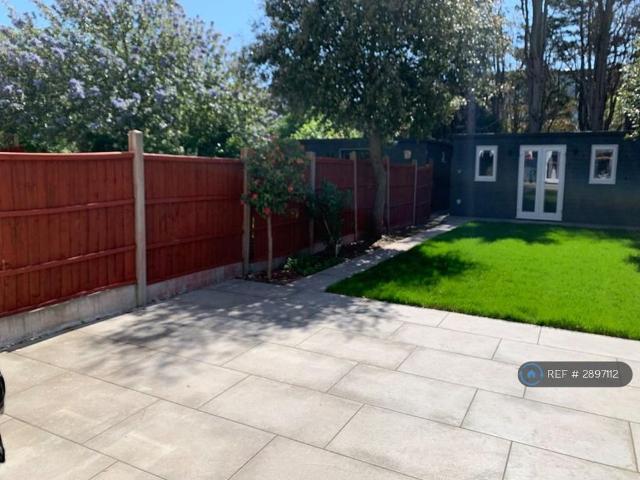 4 bedroom terraced house to rent