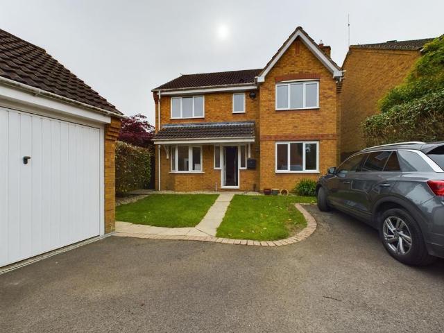 4 bedroom terraced house to rent