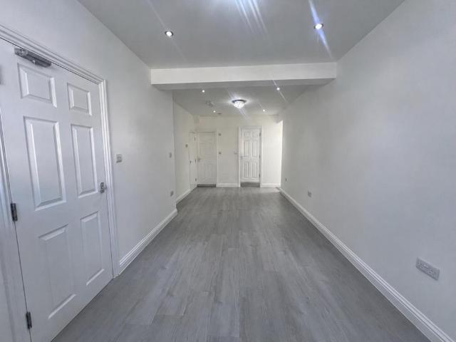 4 bedroom terraced house to rent