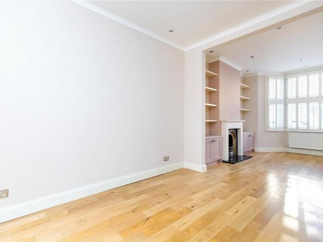 4 bedroom terraced house to rent
