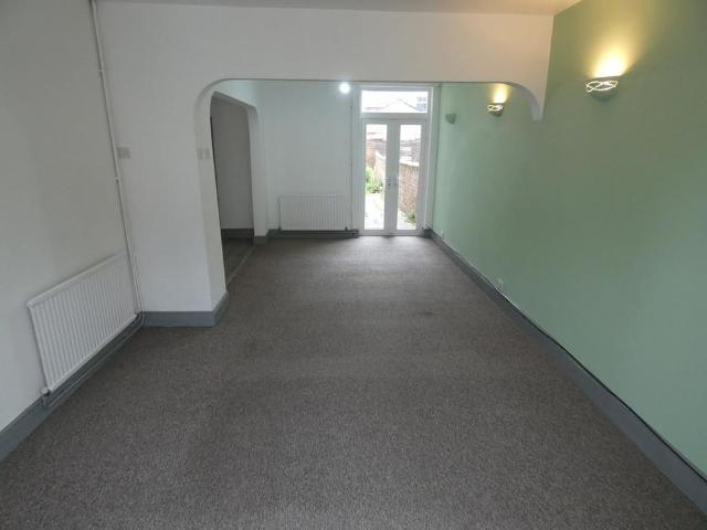 4 bedroom terraced house to rent