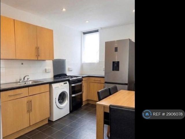 4 bedroom terraced house to rent