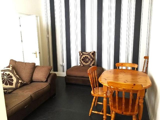 4 bedroom terraced house to rent
