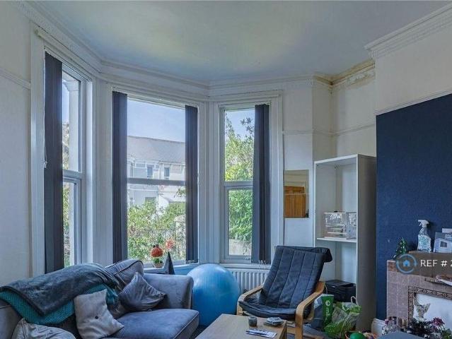 4 bedroom terraced house to rent
