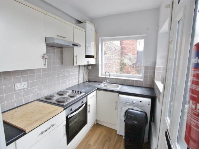 4 bedroom terraced house to rent