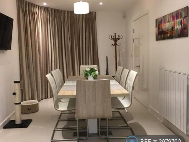 4 bedroom terraced house to rent