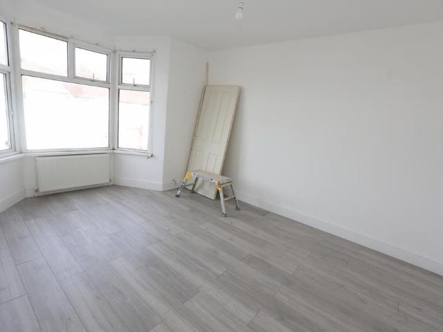 4 bedroom terraced house to rent