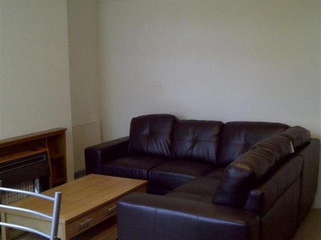 4 bedroom terraced house to rent