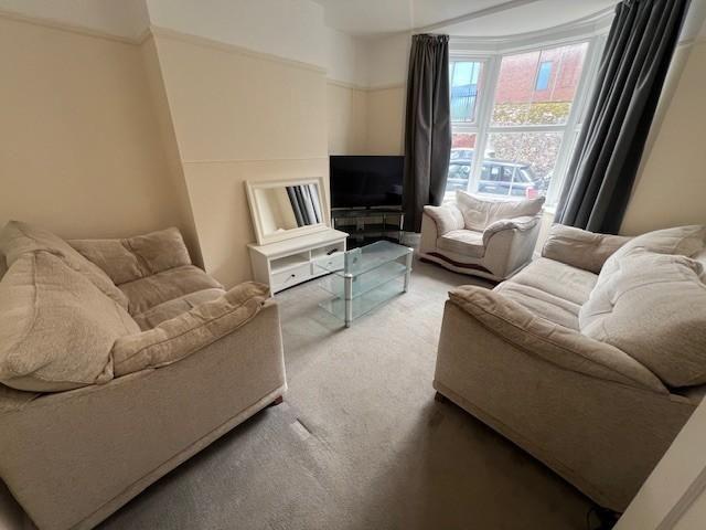 4 bedroom terraced house to rent