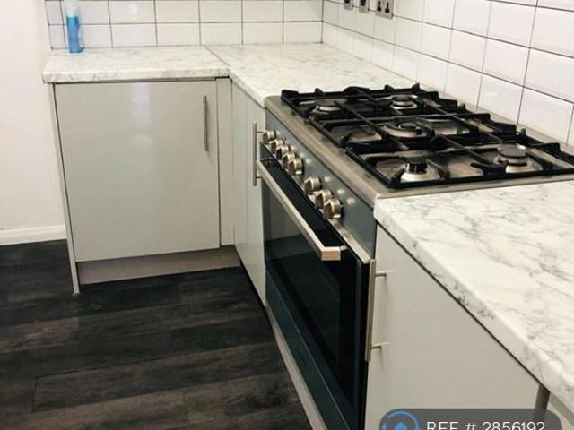 4 bedroom terraced house to rent
