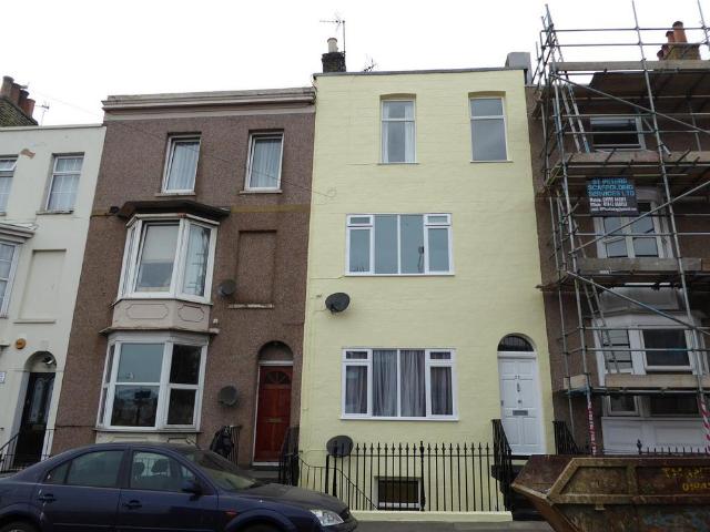 4 bedroom terraced house to rent
