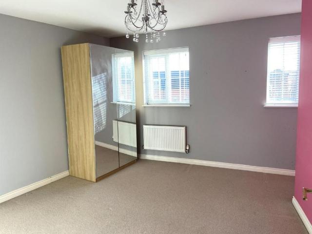 4 bedroom terraced house to rent