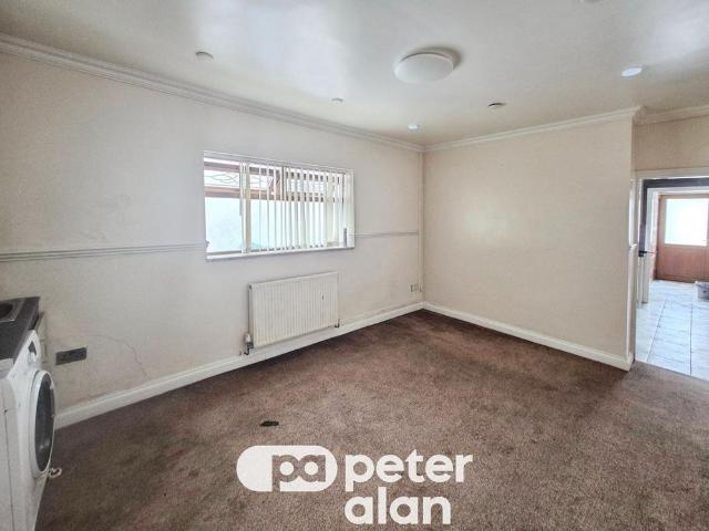 4 bedroom terraced house to rent