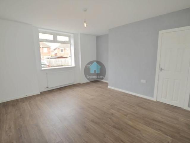 4 bedroom terraced house to rent