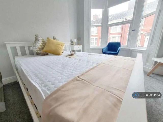 1 bedroom in a house share to rent