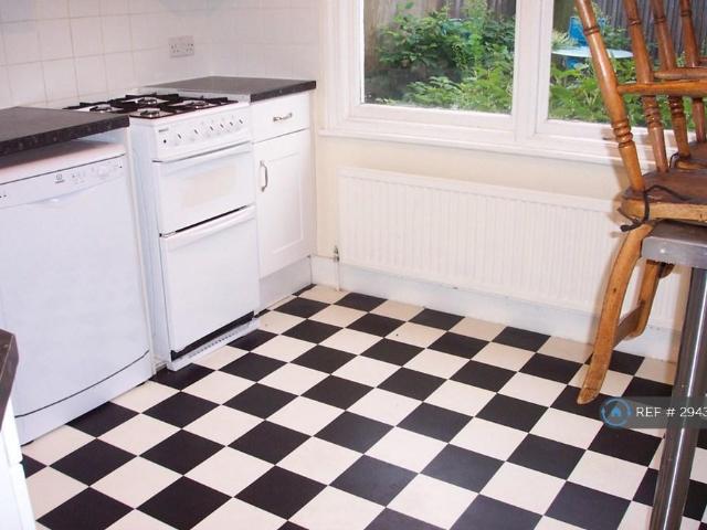 4 bedroom terraced house to rent