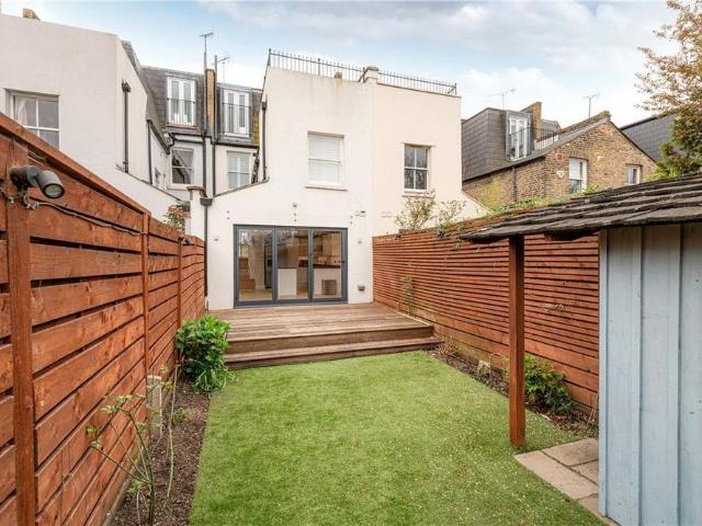 4 bedroom terraced house to rent