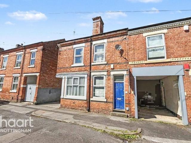 4 bedroom terraced house to rent