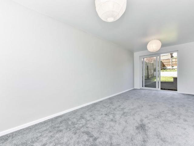 4 bedroom terraced house to rent