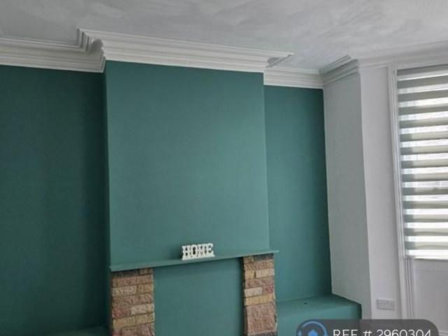 4 bedroom terraced house to rent