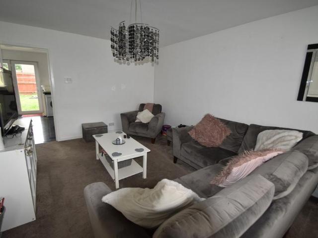 4 bedroom terraced house to rent