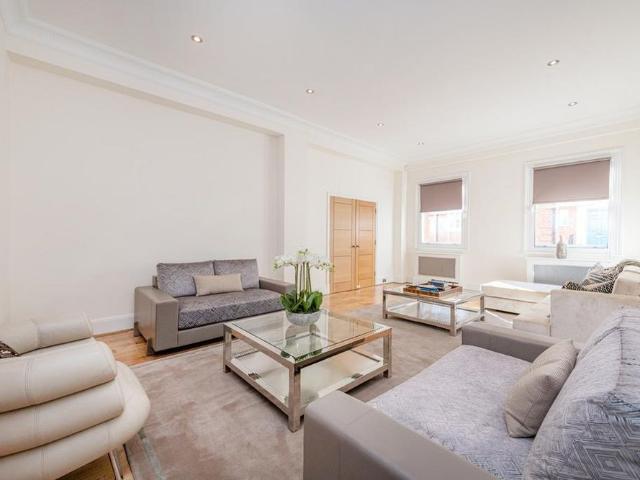 4 bedroom terraced house to rent