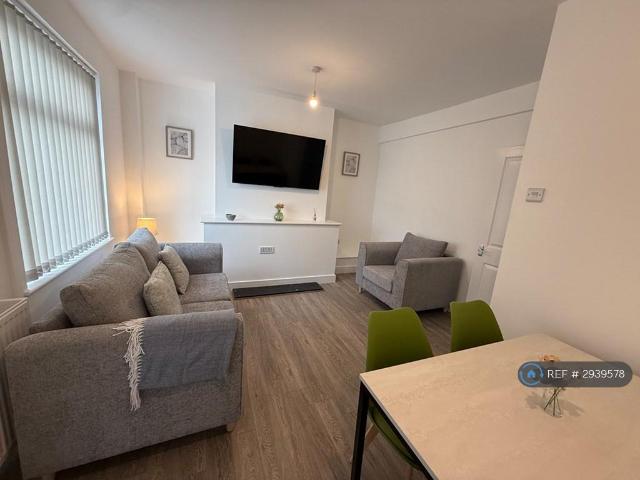 4 bedroom terraced house to rent