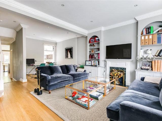 4 bedroom terraced house to rent