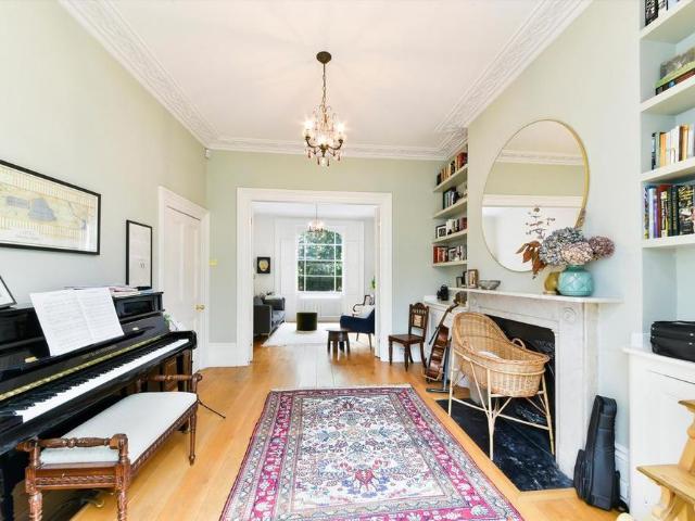 4 bedroom terraced house to rent