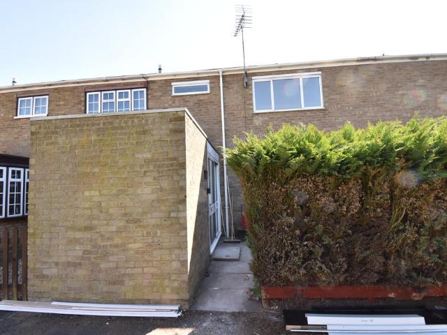 4 bedroom terraced house to rent