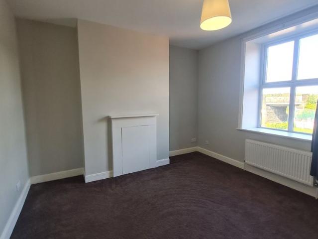 4 bedroom terraced house to rent