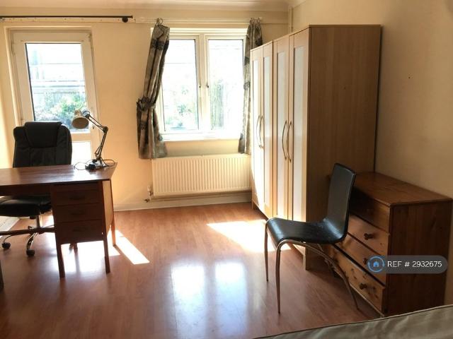 4 bedroom terraced house to rent