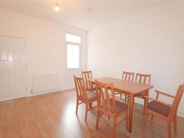 4 bedroom terraced house to rent