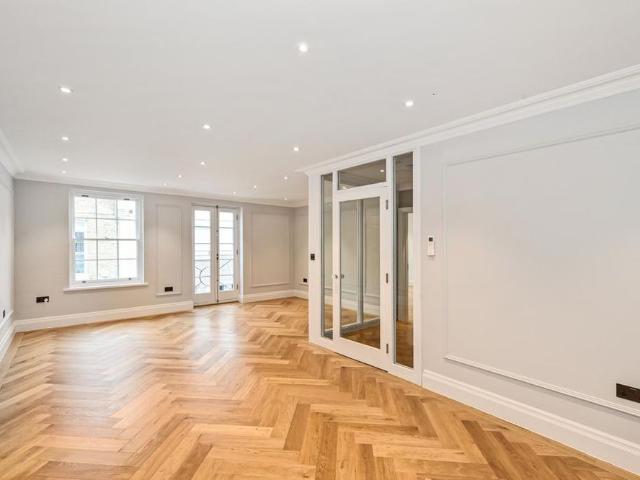 4 bedroom terraced house to rent