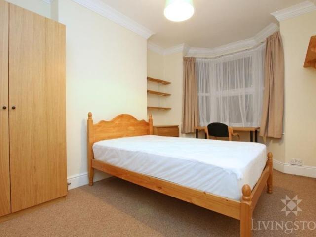 4 bedroom terraced house to rent