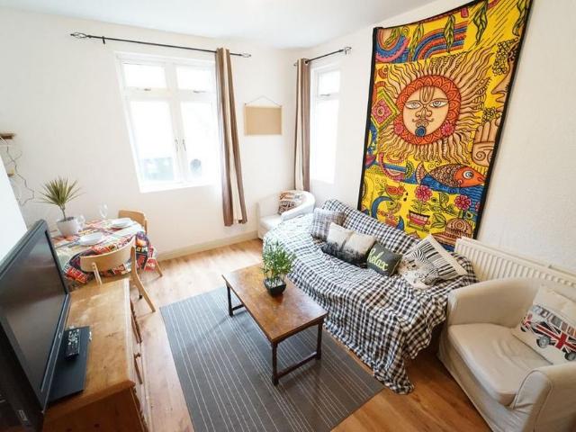 4 bedroom terraced house to rent