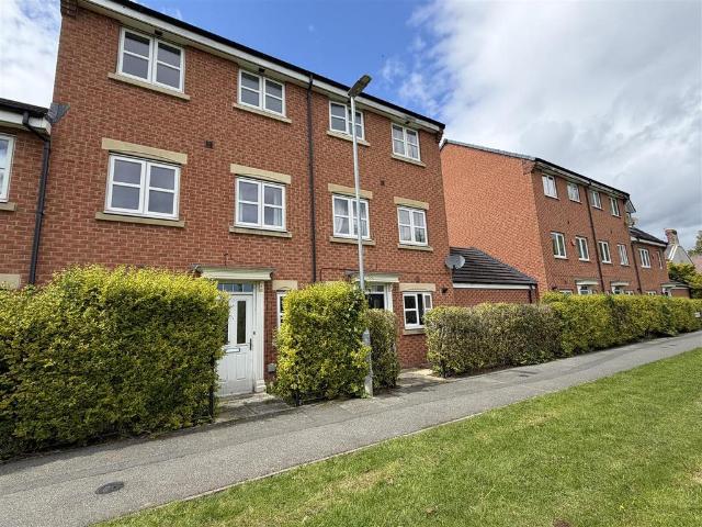 4 bedroom terraced house to rent