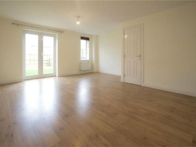 4 bedroom terraced house to rent